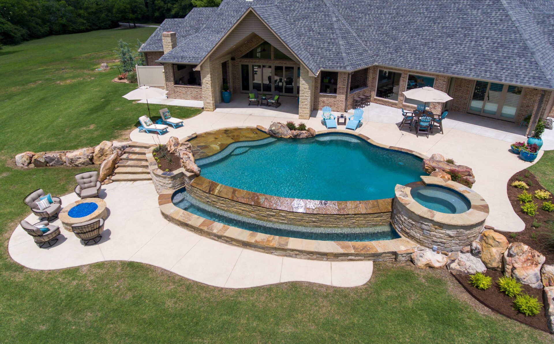 Danny Pool and Spa - Lyon Financial